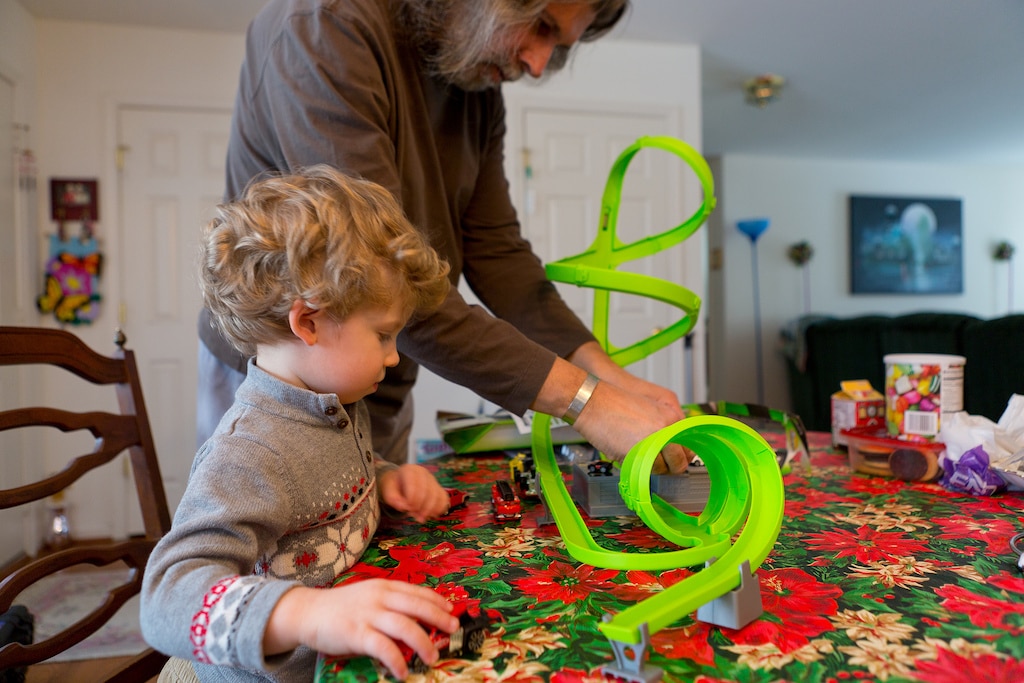Talking to toddlers while they play transforms language development