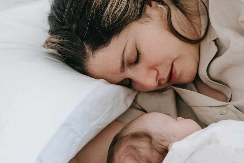 The Imact of Parent-Infant Co-Sleeping | Child And Family Blog